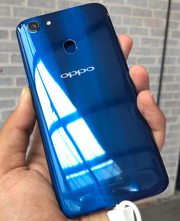 Oppo F5 Limited Edition Pictures, Official Photos - WhatMobile