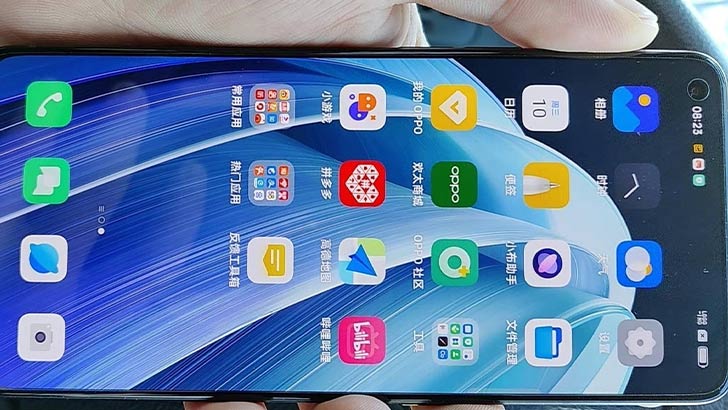 OPPO Reno 7 Pro Featured in a Leaked Hands-On Photo; Flat Display and ...
